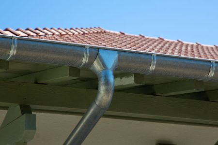 What Is the Best Tool to Cut Gutters? » House Trick